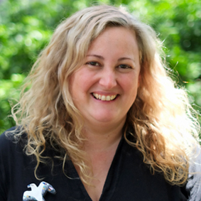 Meet Fiona Hardy – Friends of Emerald Hill Library